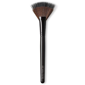 รีวิว Laura Mercier Fan Powder Brush รีวิวจากผู้ใช้จริง By Cosmenet.in.th